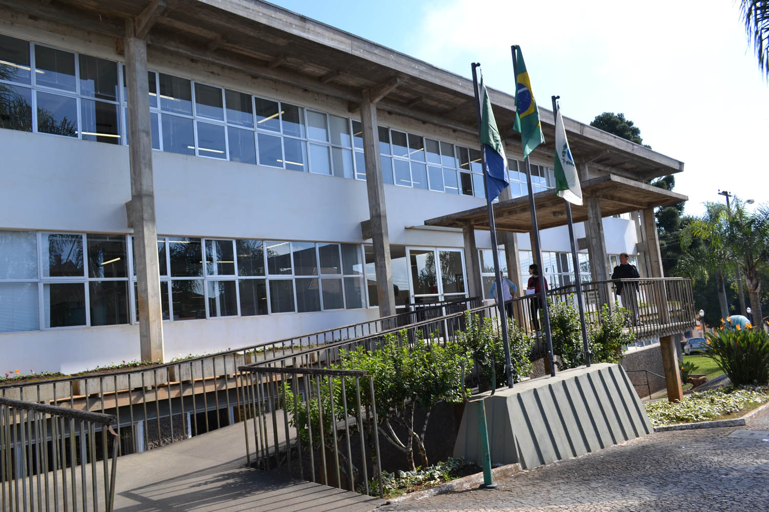 Prefeitura de Castro-PR abre inscrições para 29 vagas de níveis médio e ...