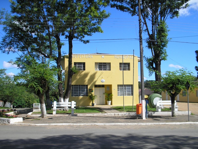 Prefeitura de Antônio Olinto-PR abre concurso! Até R$ 10 mil!