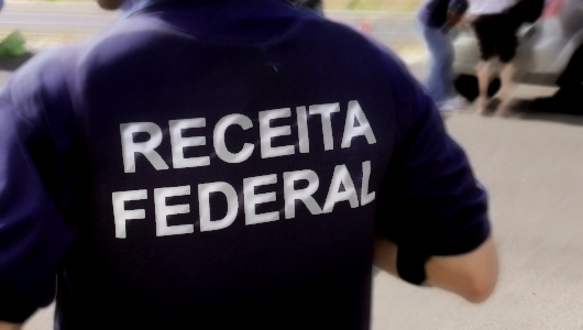 Conheça a rotina de um auditor-fiscal da Receita Federal! Inicial de R ...