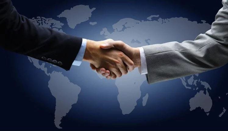 O que faz um diplomata? Victor Toniolo explica. Entenda!