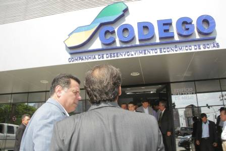 Concurso CODEGO: banca em definição. Inicial de até R$ 8,9 mil!